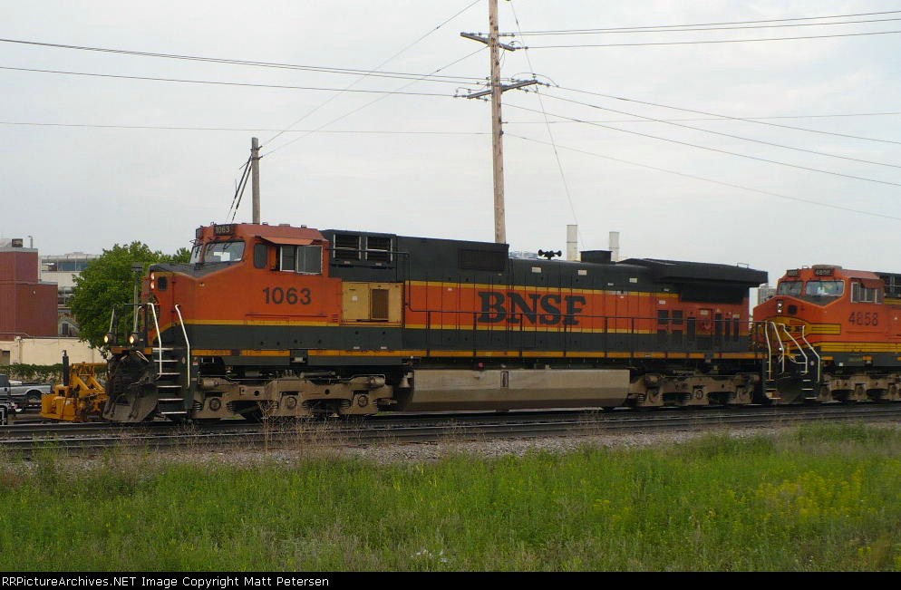 BNSF 1063